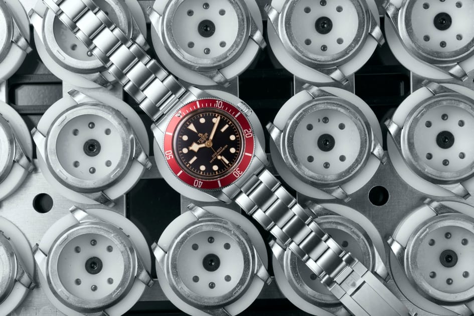 Tudor Black Bay: Creating the case