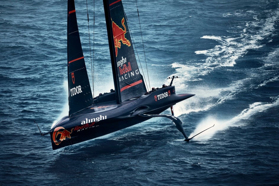 FOLLOW ALINGHI RED BULL RACING AS THEY CONQUER THE SEAS!